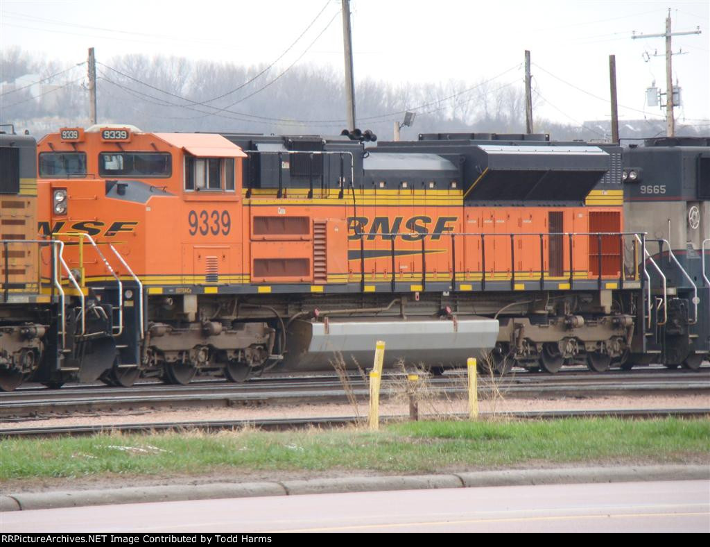 BNSF 9339
